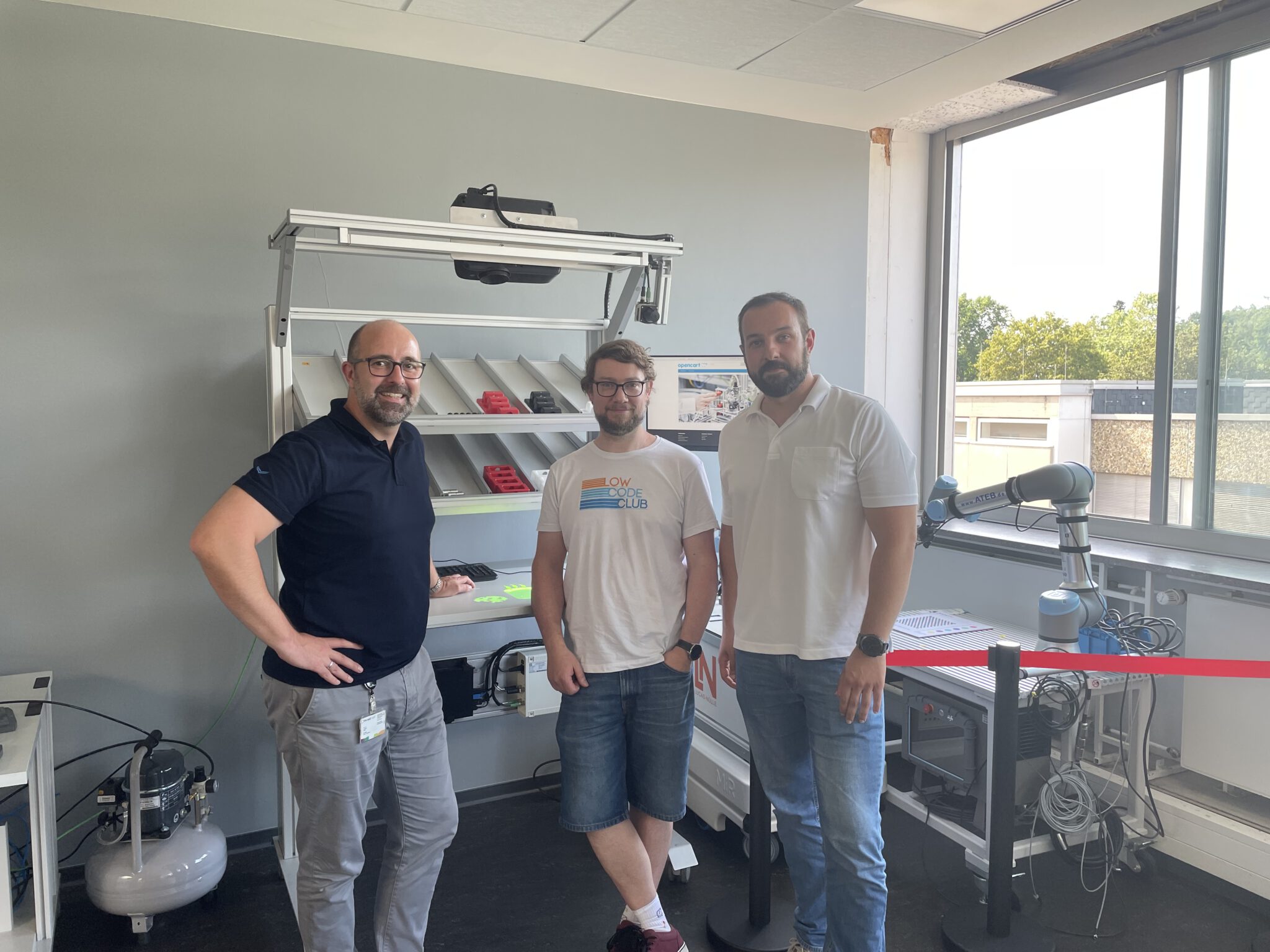 Gastvorlesung zur Zukunft der Industrie: Industrie 4.0 trifft auf Low ...